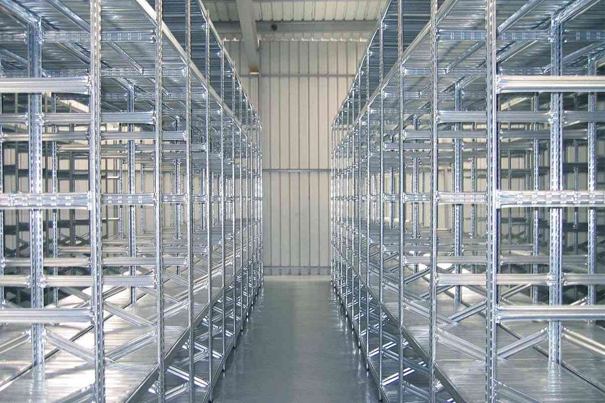 Medium Duty Racking System in Dubai - FCSI Tech